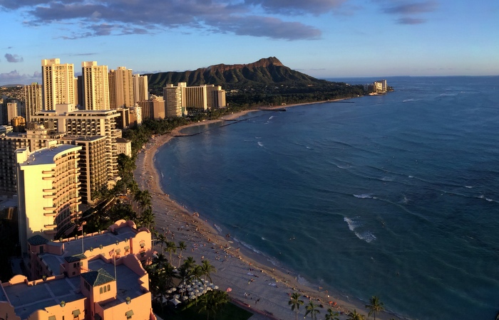 A Romantic Dinner on Honolulu’s Waikiki Beach at Azure