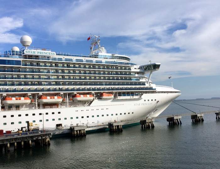 How Joining a Roll Call on Cruise Critic Made My Solo Cruise a Blast